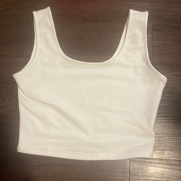SHEIN | Tops | White Stretchy Smooth Crop Top | Poshmark